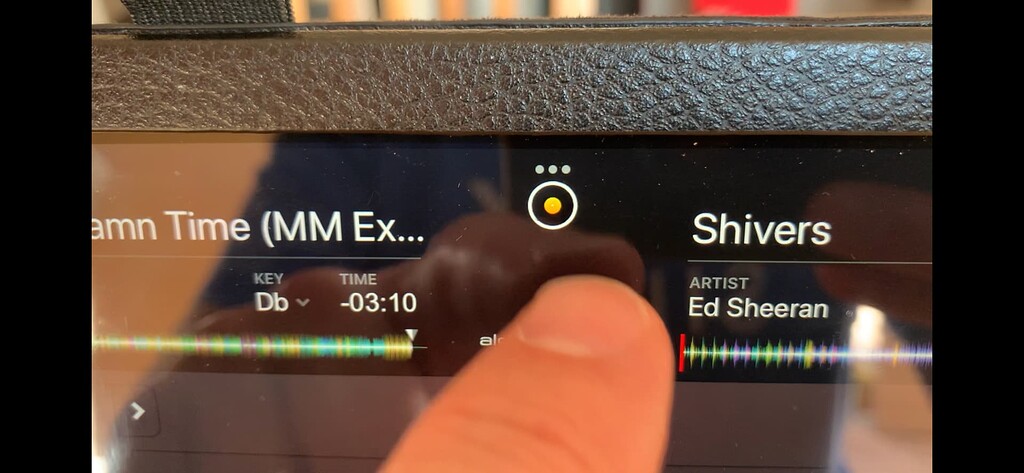 Annoying Split Screen Menu Button On Ipad Bug Reports Algoriddim Community Forums